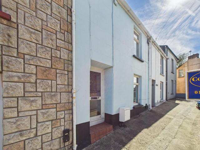 2 bedroom terraced house for sale