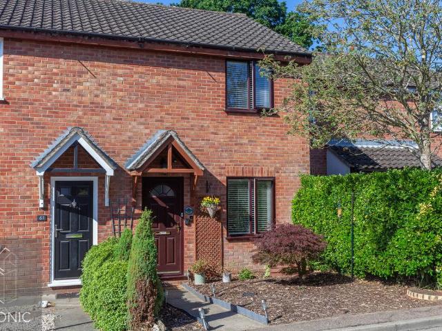 2 bedroom terraced house for sale