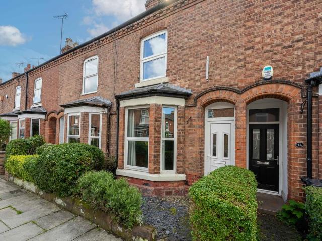 2 bedroom terraced house for sale
