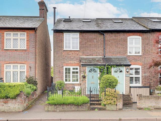2 bedroom terraced house for sale
