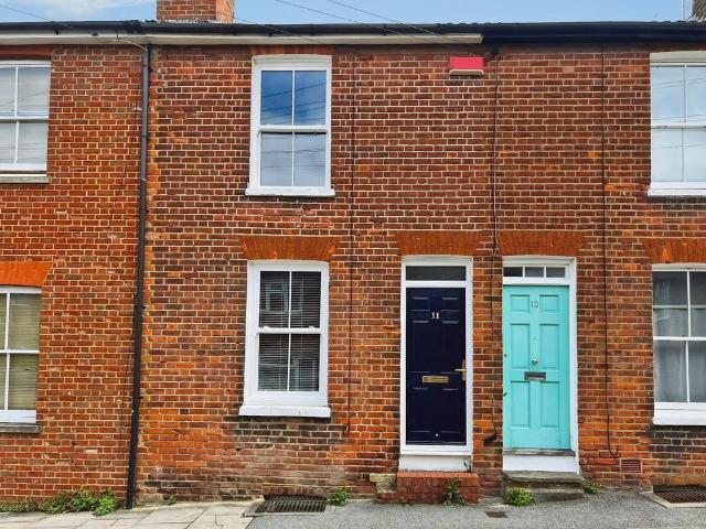 2 bedroom terraced house for sale