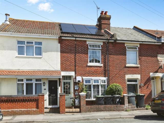 2 bedroom terraced house for sale