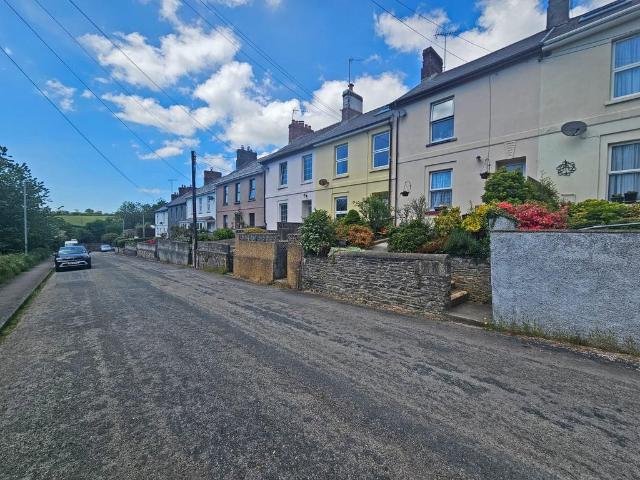 2 bedroom terraced house for sale