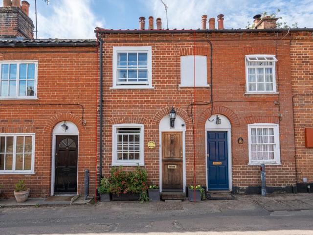 2 bedroom terraced house for sale