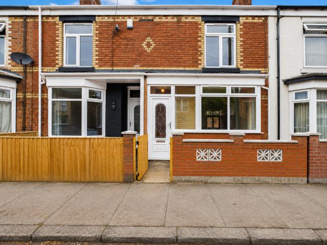 2 bedroom terraced house for sale