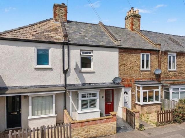 2 bedroom terraced house for sale