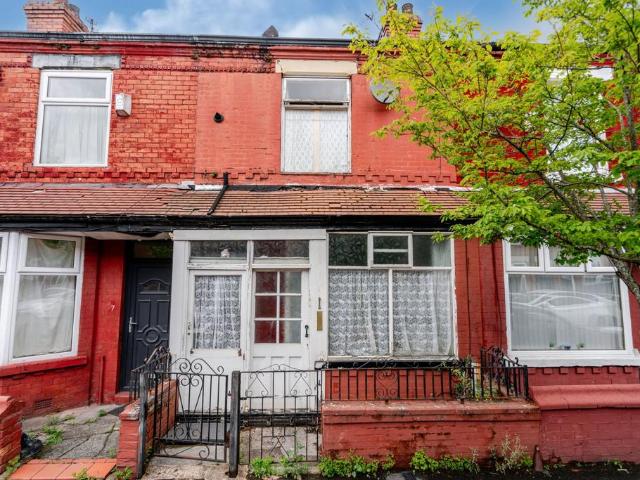 2 bedroom terraced house for sale