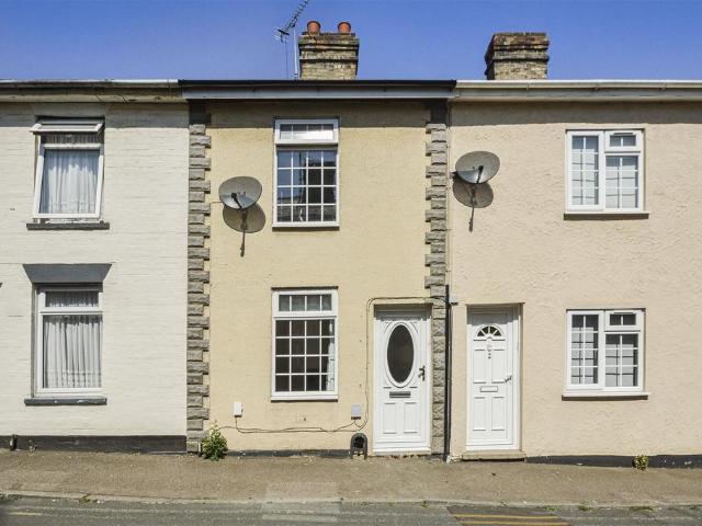 2 bedroom terraced house for sale
