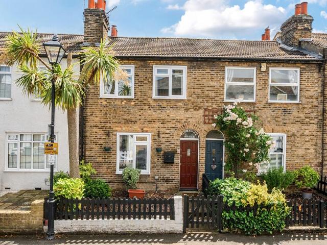 2 bedroom terraced house for sale
