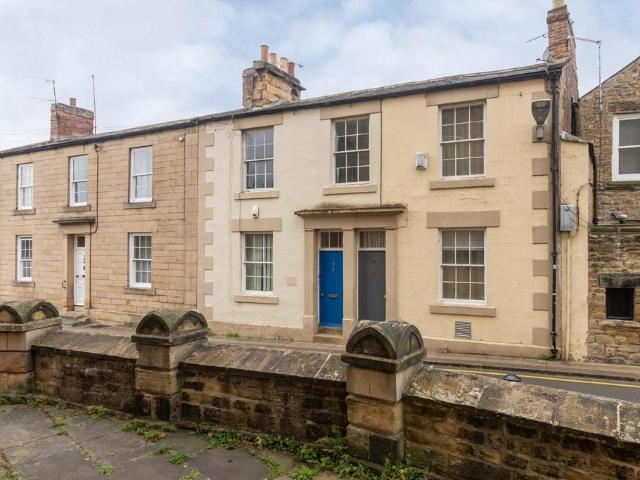2 bedroom terraced house for sale