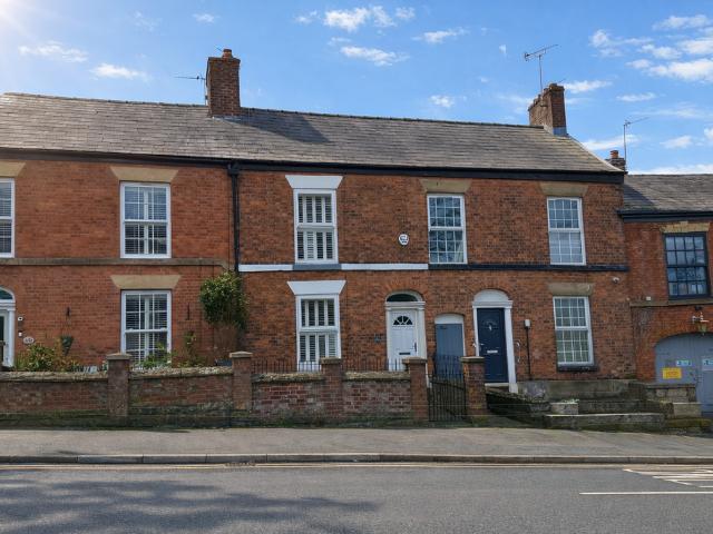 2 bedroom terraced house for sale