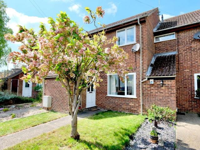 2 bedroom terraced house for sale