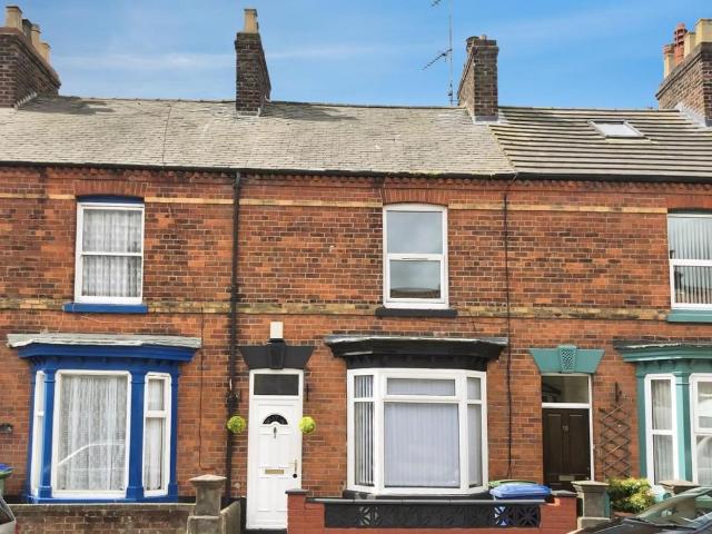 2 bedroom terraced house for sale