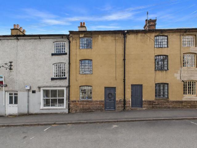 2 bedroom terraced house for sale