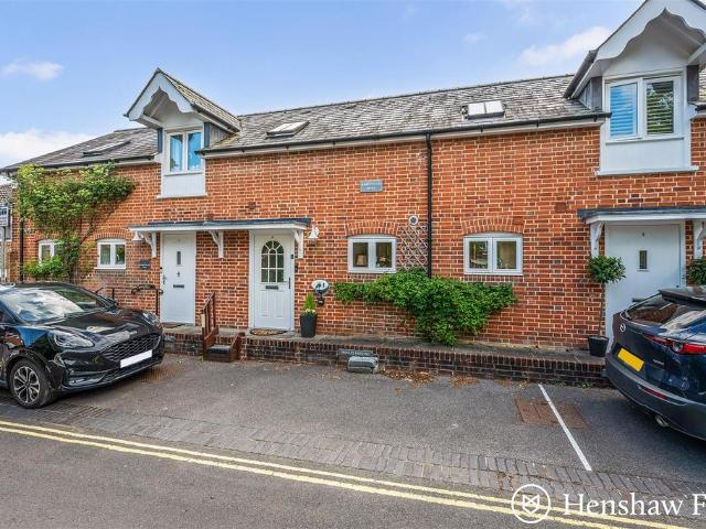 2 bedroom terraced house for sale