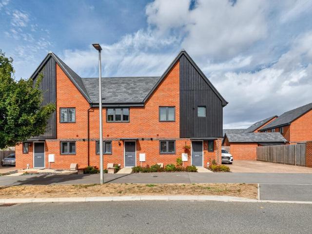 2 bedroom terraced house for sale