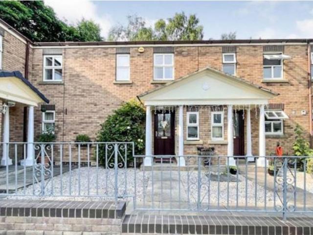 2 bedroom terraced house for sale