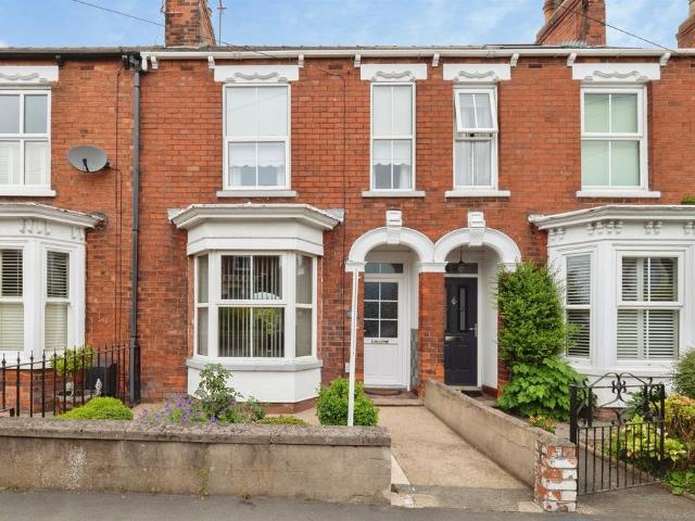 2 bedroom terraced house for sale