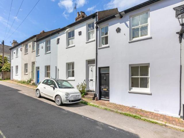 2 bedroom terraced house for sale