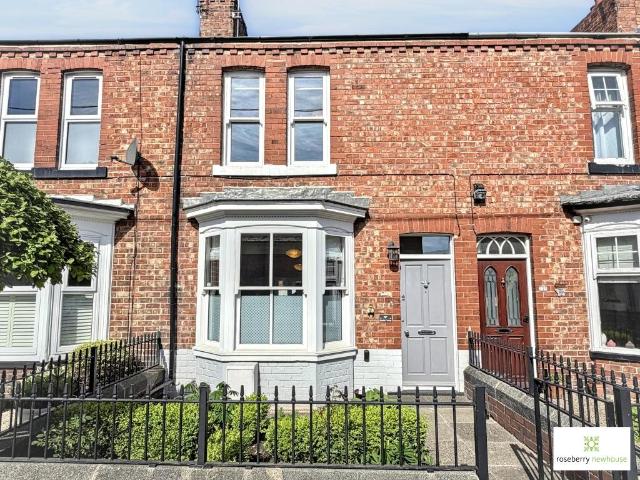 2 bedroom terraced house for sale