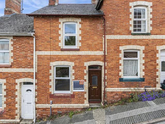 2 bedroom terraced house for sale