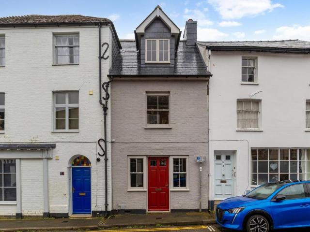 2 bedroom terraced house for sale