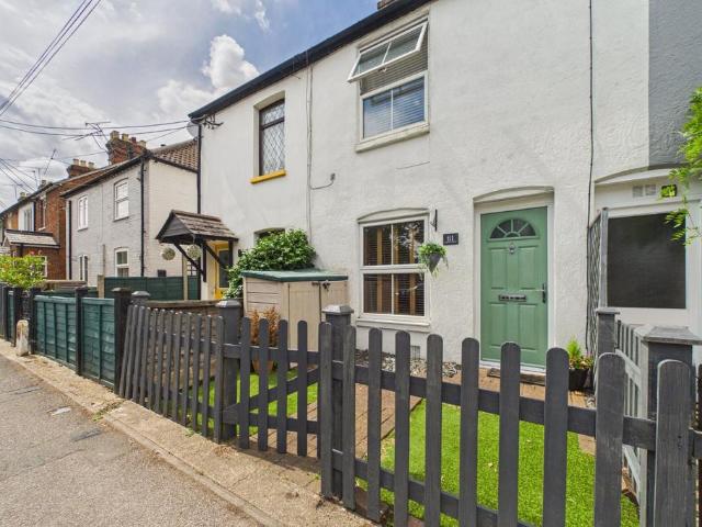 2 bedroom terraced house for sale