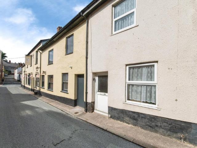 2 bedroom terraced house for sale