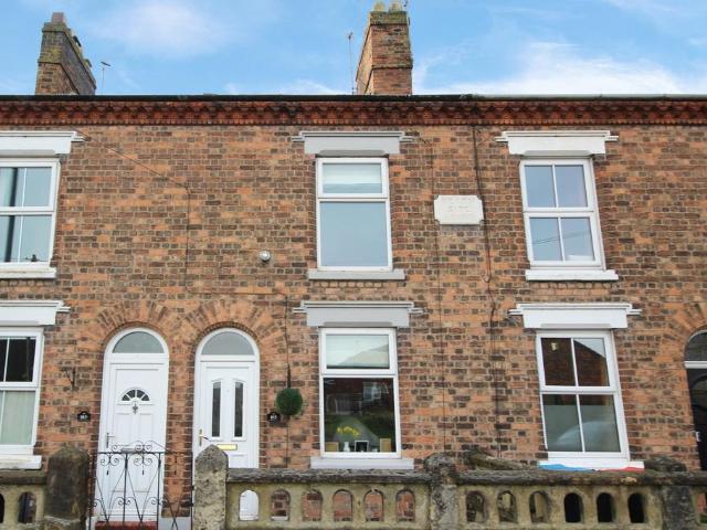 2 bedroom terraced house for sale
