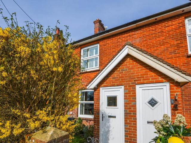 2 bedroom terraced house for sale