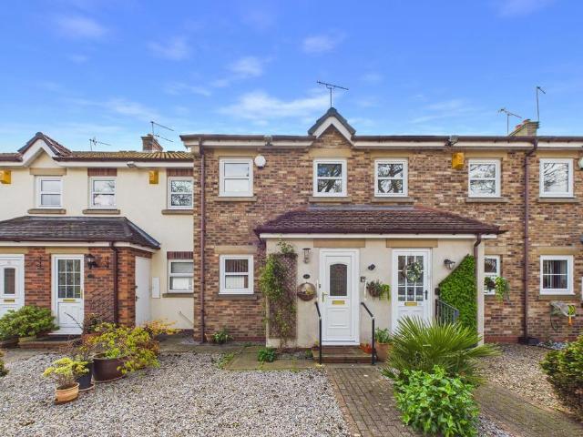 2 bedroom terraced house for sale