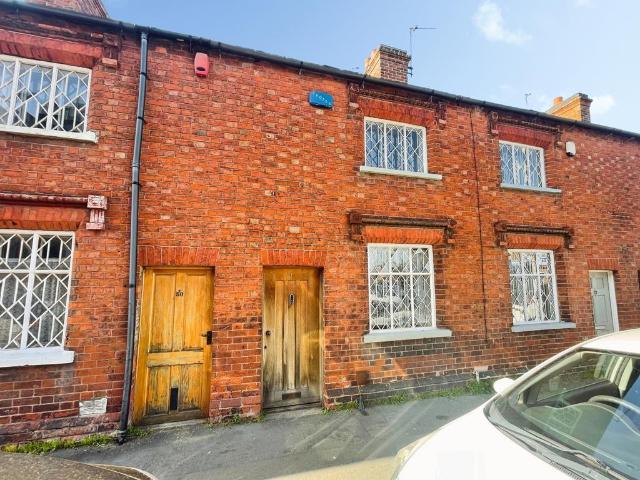 2 bedroom terraced house for sale