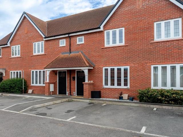 2 bedroom terraced house for sale