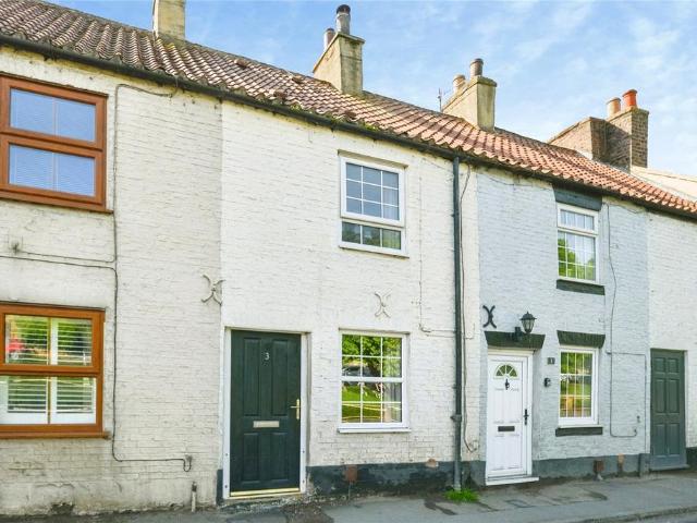 2 bedroom terraced house for sale