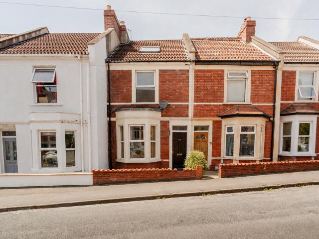 2 bedroom terraced house for sale