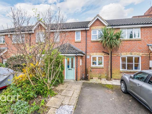 2 bedroom terraced house for sale