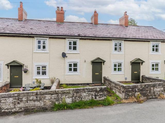 2 bedroom terraced house for sale
