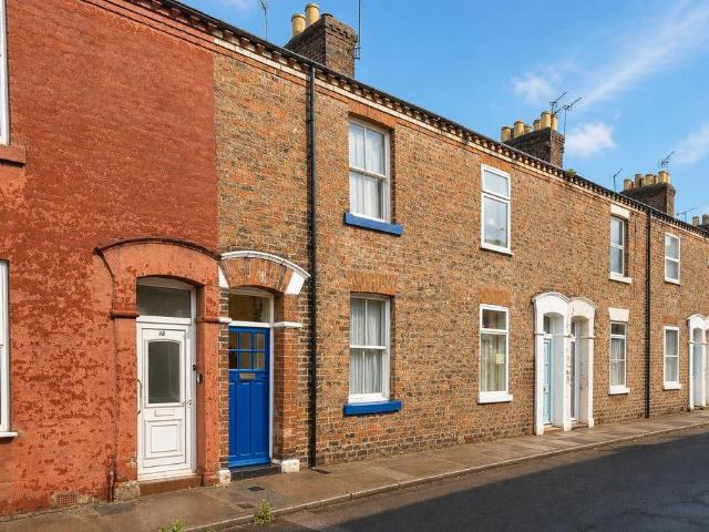 2 bedroom terraced house for sale