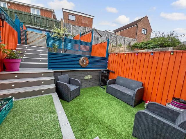 2 bedroom terraced house for sale