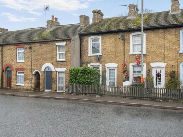 2 bedroom terraced house for sale