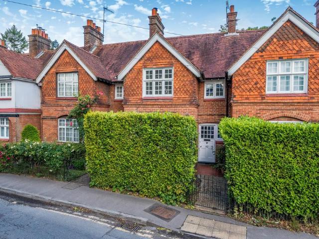 2 bedroom terraced house for sale