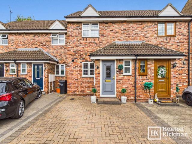 2 bedroom terraced house for sale