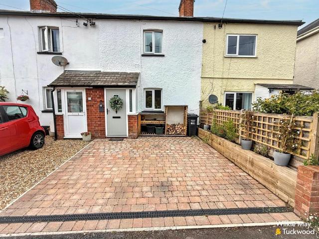 2 bedroom terraced house for sale