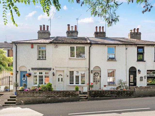 2 bedroom terraced house for sale