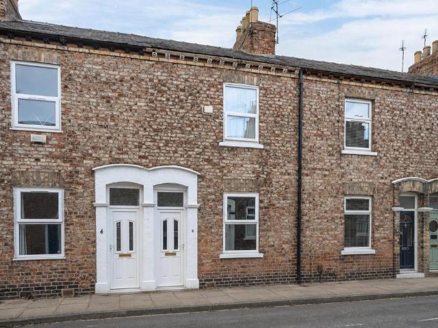 2 bedroom terraced house for sale