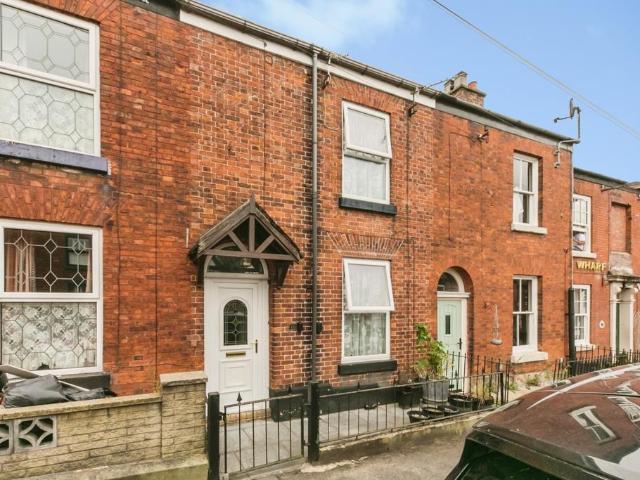2 bedroom terraced house for sale