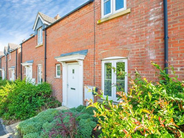 2 bedroom terraced house for sale