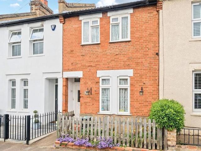 2 bedroom terraced house for sale