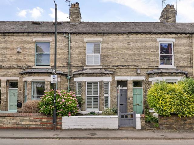 2 bedroom terraced house for sale
