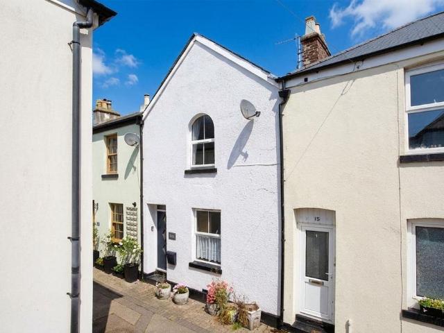2 bedroom terraced house for sale